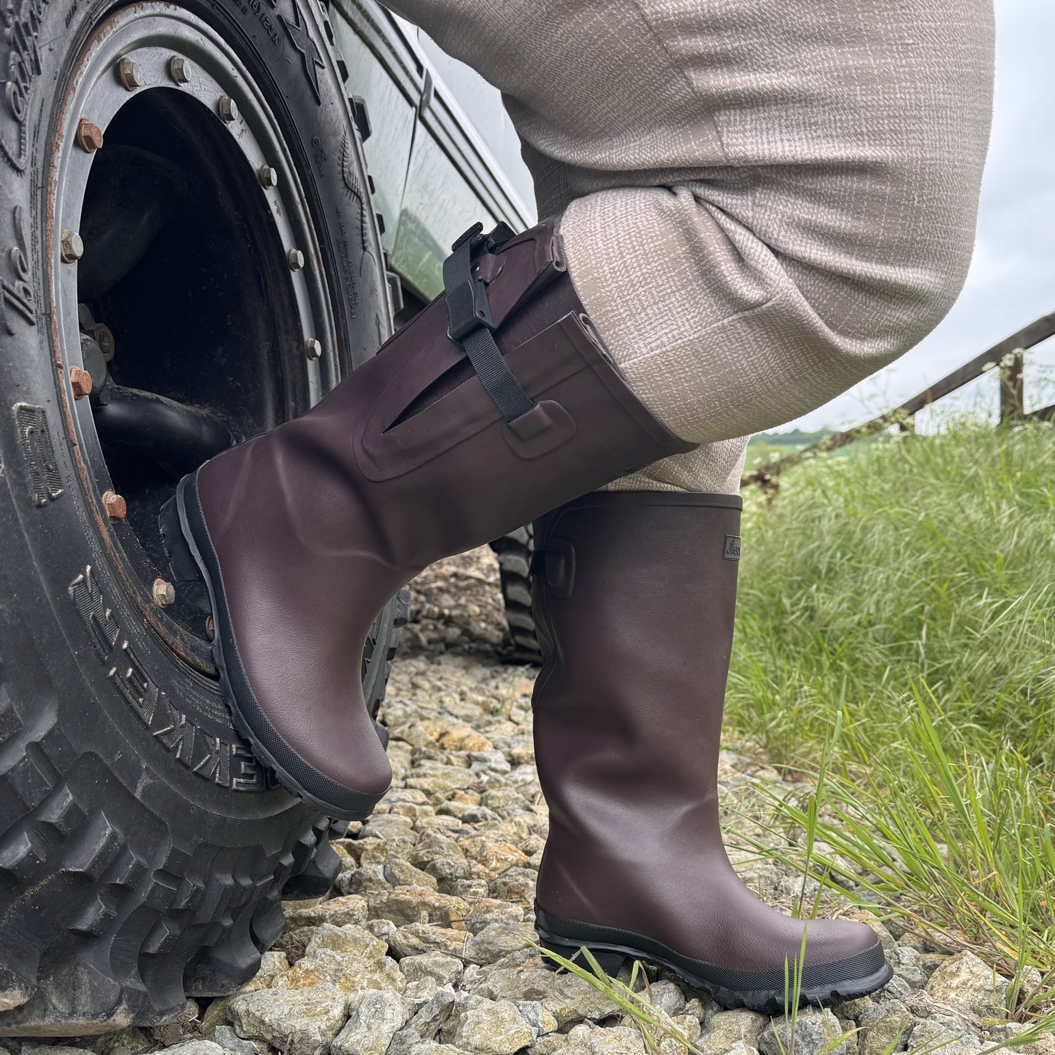 Extra Wide Calf Brown Rain Boots for Men & Women - 16-20 inch Calf ...